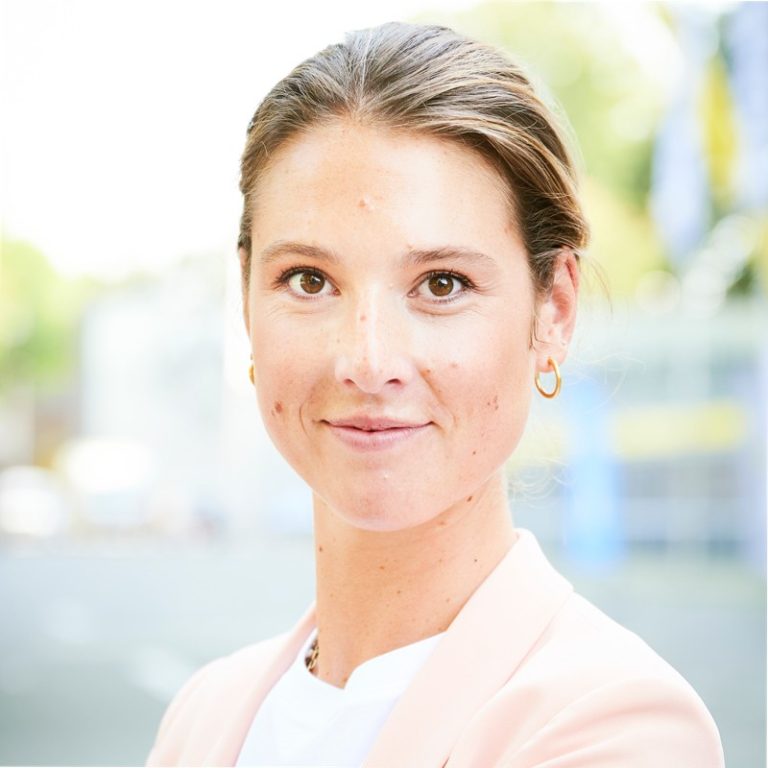 Lisa Reinhardt – Cyberwomen