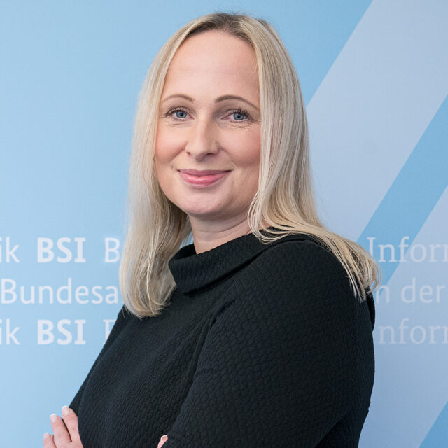 Sandra Karger – Cyberwomen